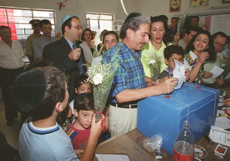 Dramatic Rescue of Syrian Jews Ends in Visa Dispute — Naharnet